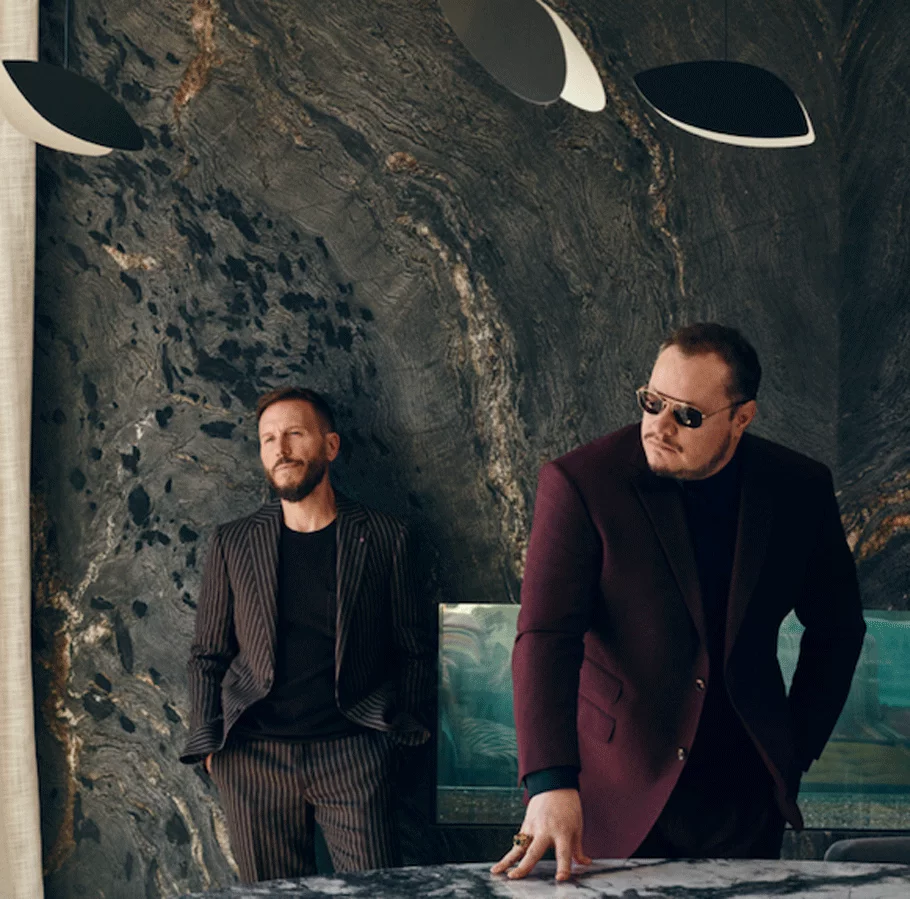 SIN BANDERA - Bizarro Live Entertainment