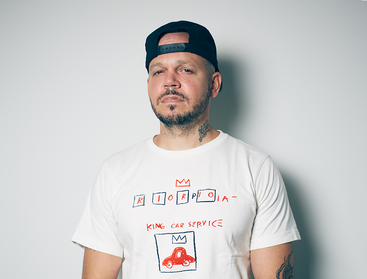 RESIDENTE - Bizarro Live Entertainment